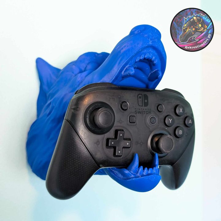 3D Printable Wolf Head Controller Holder by Kirsten M