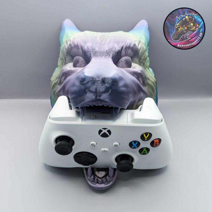 3D Printable Wolf Head Controller Holder by Kirsten M