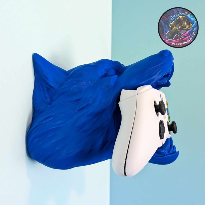 3D Printable Wolf Head Controller Holder by Kirsten M