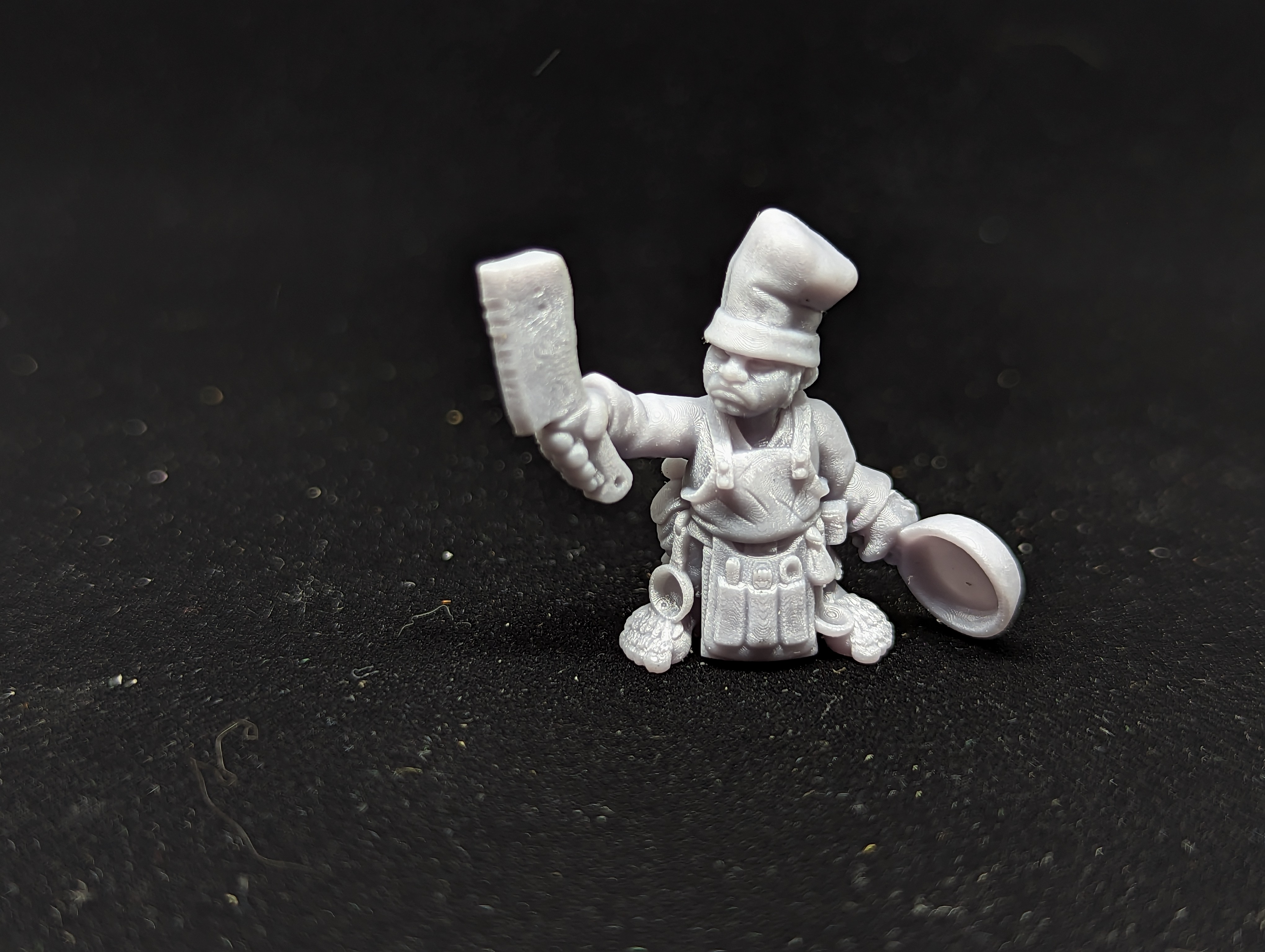 3D Printable Halfling Cook (Pre Supported) by Duncan Shadow