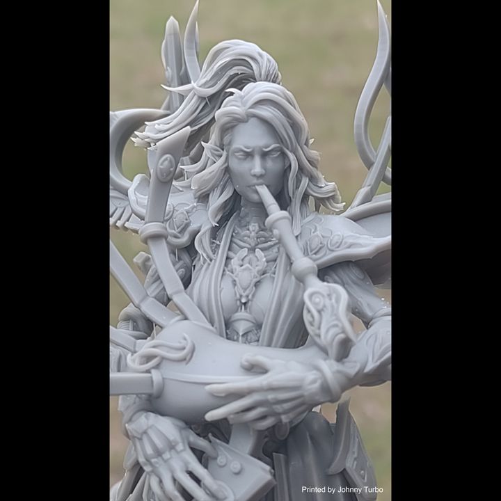 3D Printable Space Elf Wizard by 3DArtGuy