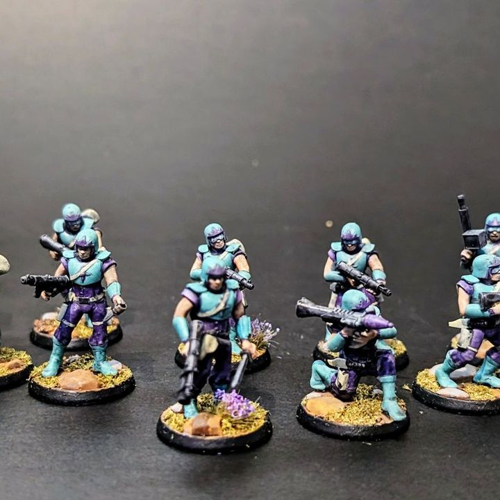 3D Printable Fractured Sphere - Heliochrome Men at Arms Squad by DOWNTOWN3D