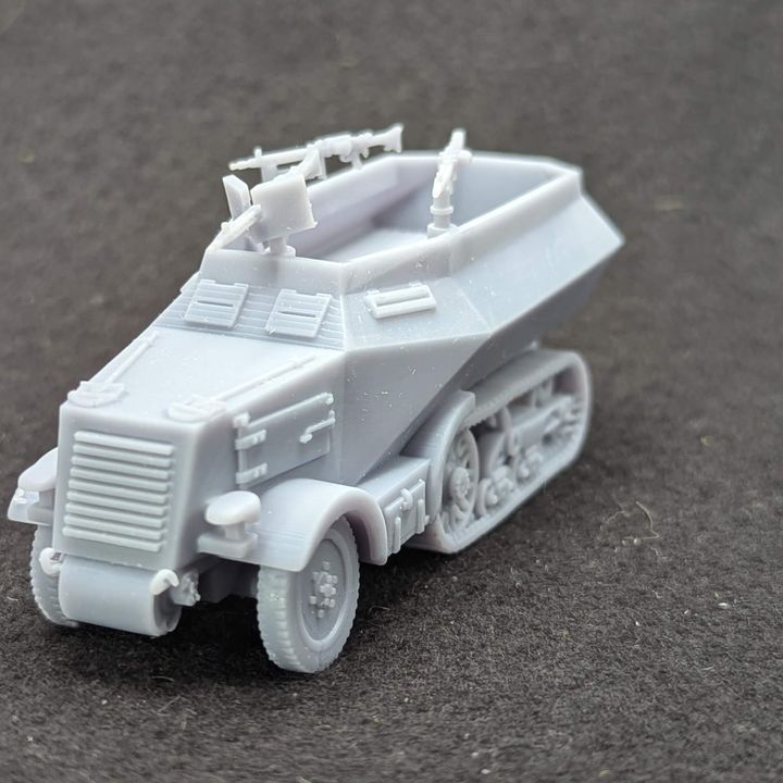 3D Printable Half-track Unic 304(f) Schutzenpanzer Wagen APC (Germany ...