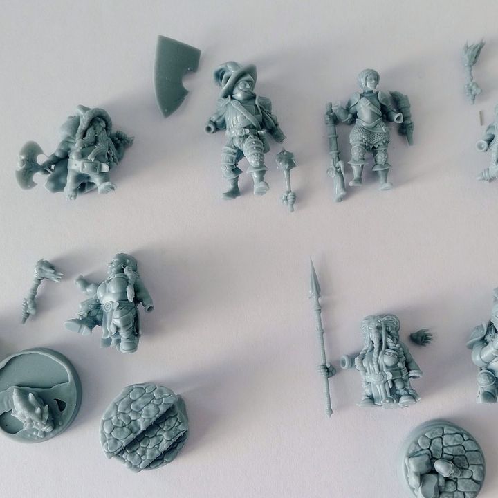 3D Printable Torch & Shield Hirlings by Grimskald