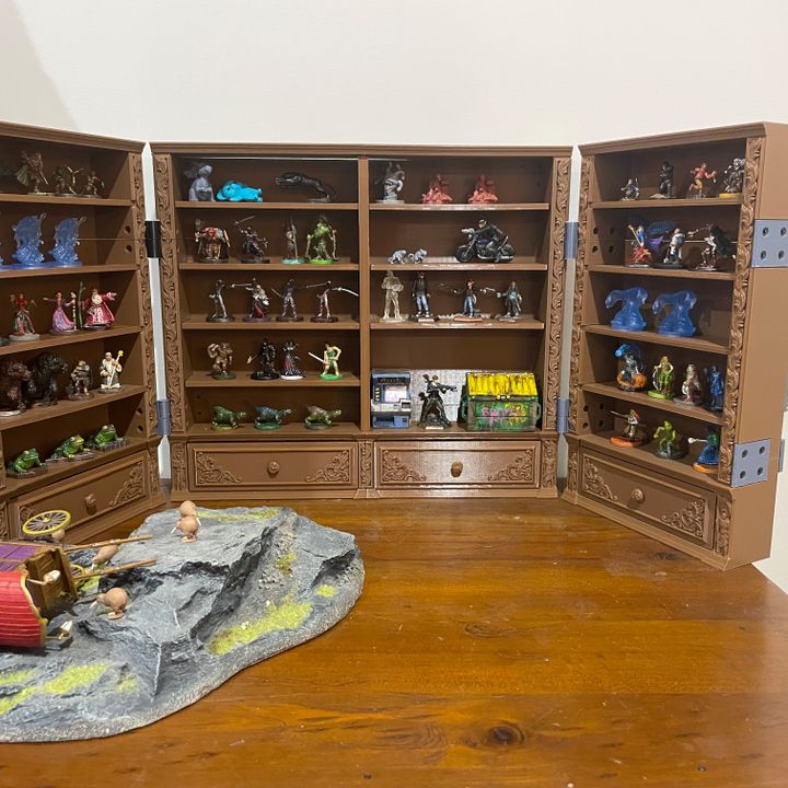 3D Printable DM Inventory: Miniature Display / Small DM Screen by ...