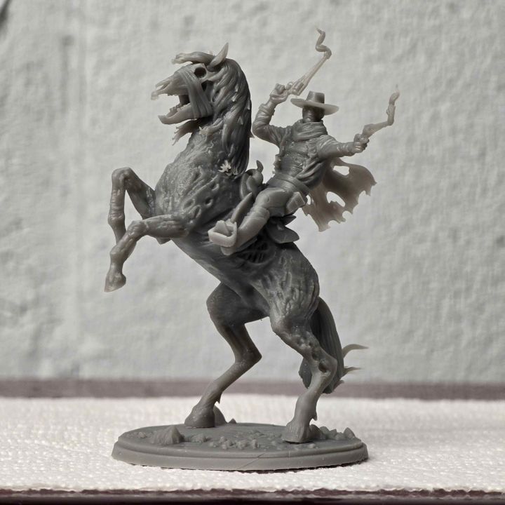 3D Printable Grave-Walker by Dillon Olney