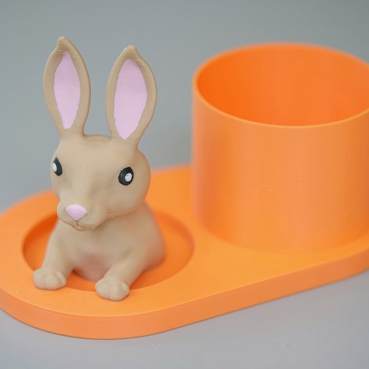 3D Printable Rabbit hole pen holder by Philippe Barreaud