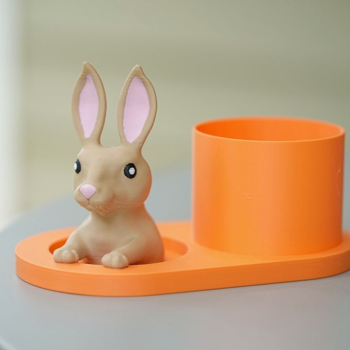 3D Printable Rabbit hole pen holder by Philippe Barreaud