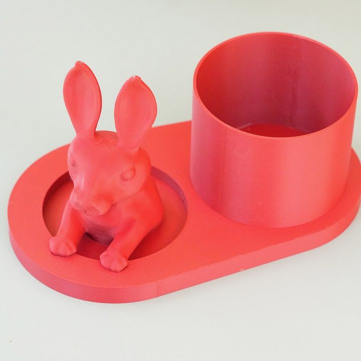 3D Printable Rabbit hole pen holder by Philippe Barreaud
