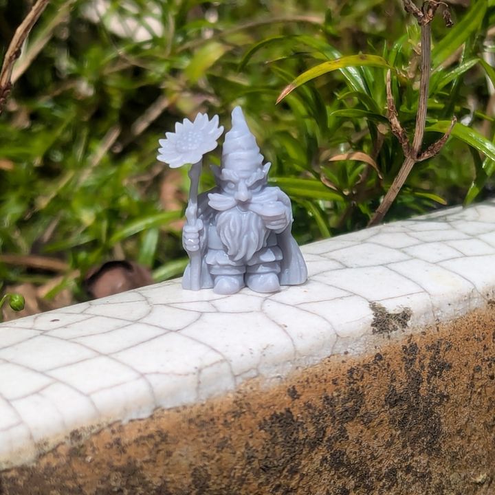 3D Printable Gnome Sun Wizard by Kinsfolk Miniatures