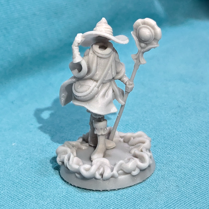 3D Printable Remi, an invisible mage by Awkward Penguin's Minis