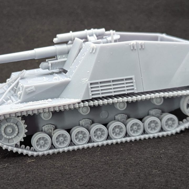 3D Printable SPG Hummel (Sd.Kfz.165) + 3 Tankmen (Germany, WW2) by ...