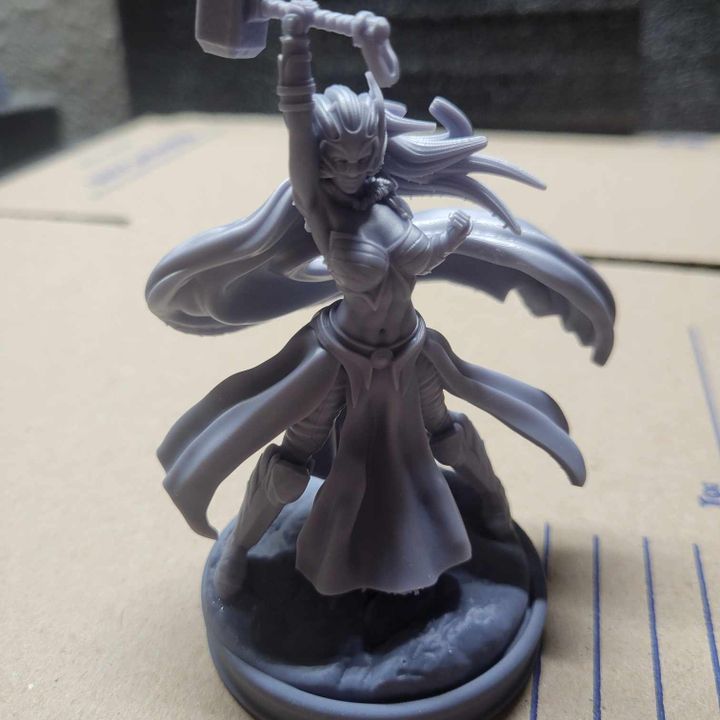 3D Printable Hammer Valkyrie Elowen - Hammer Valkyrie Thor- 75mm by ...