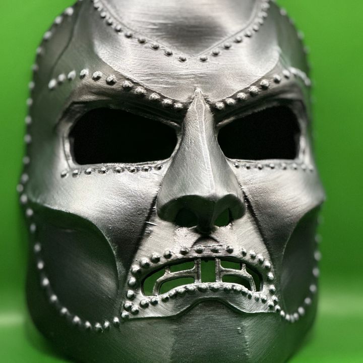3D Printable Dr doom wearable mask by Nicolas Artiga