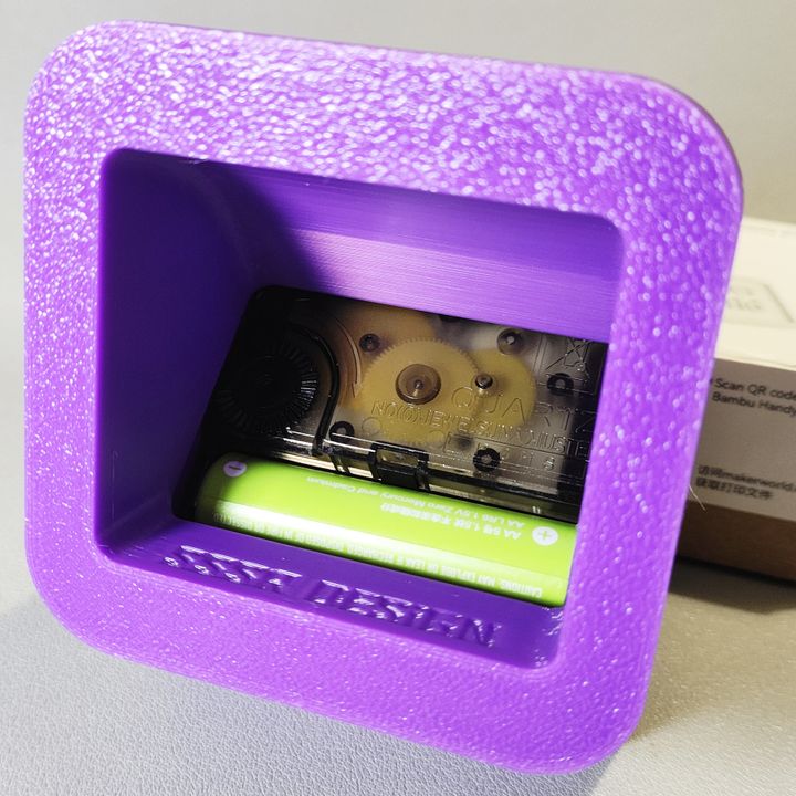 3D Printable Small Table Clock by MING