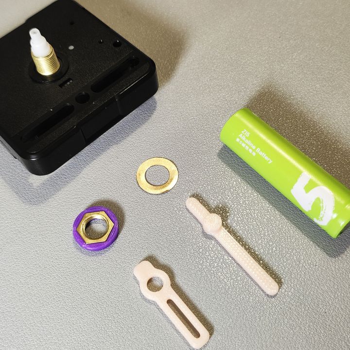 3D Printable Small Table Clock by MING