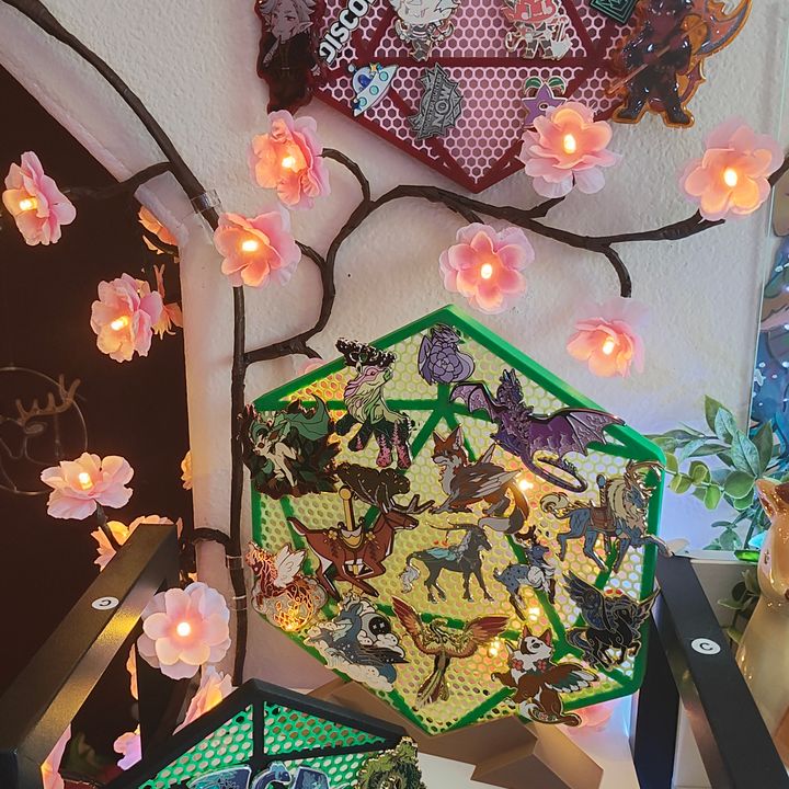 3D Printable d20 Pinboard - D&D Enamel Pin Display Board by Kelcy Knapp