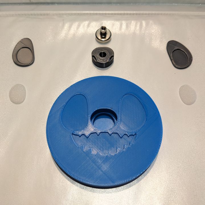 3D Printable Blue alien magnetic hanger by Tabula-Rasa-Gaming