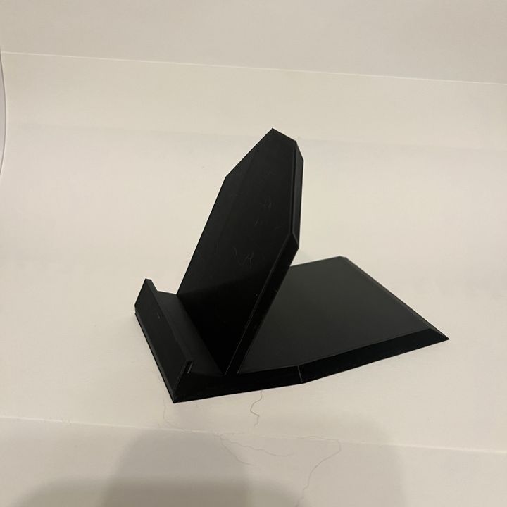 3D Printable Phone Stands (Support Free) by Nightmare Artifacts