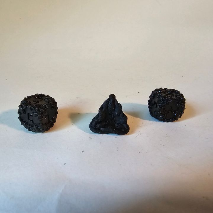 3D Printable Snake Dice DnD Set by Zephrens 3D Productions (Dice)