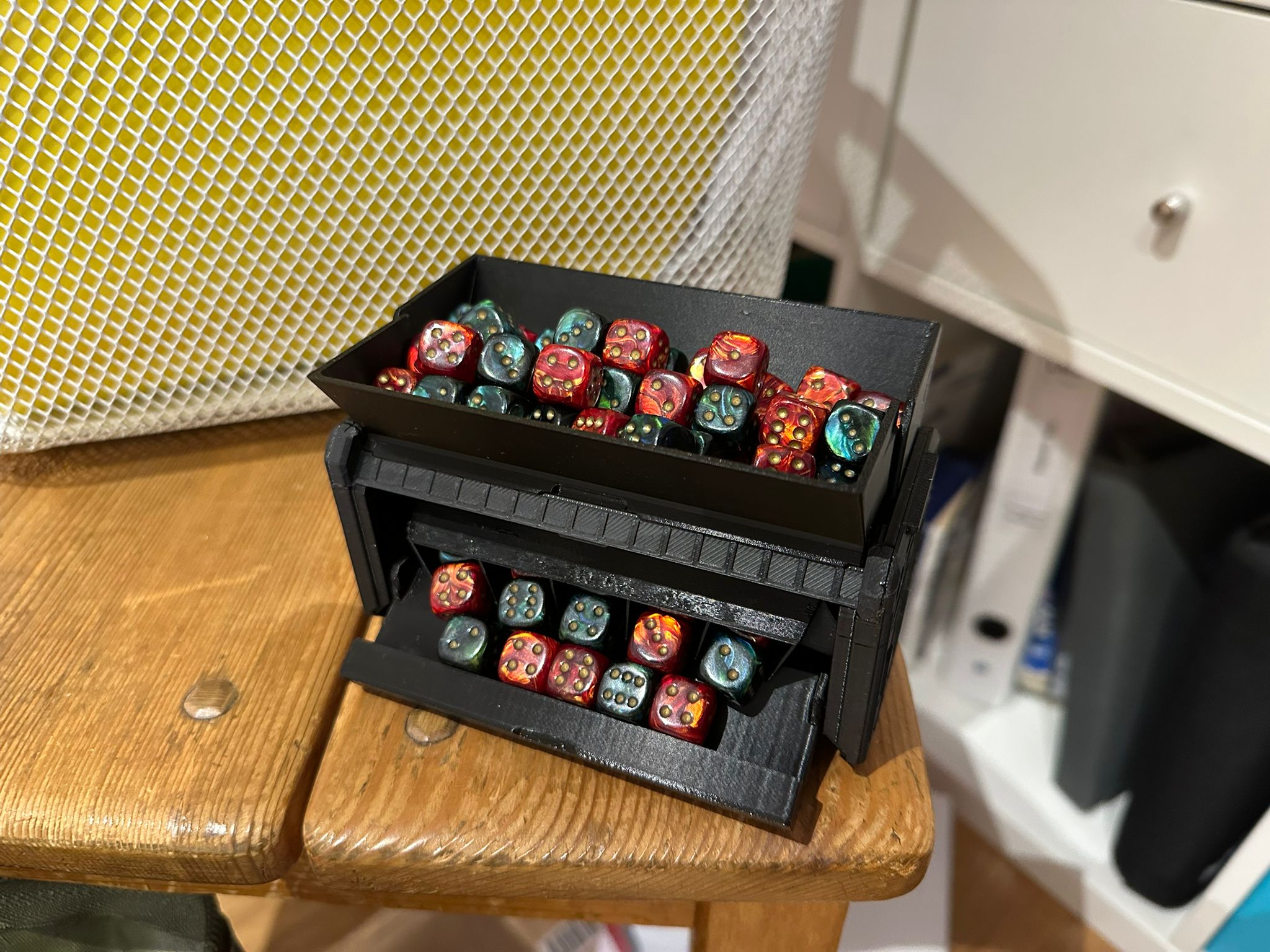 3D Printable 12MM RAPID FIRE DICEBOX by Mike hancox