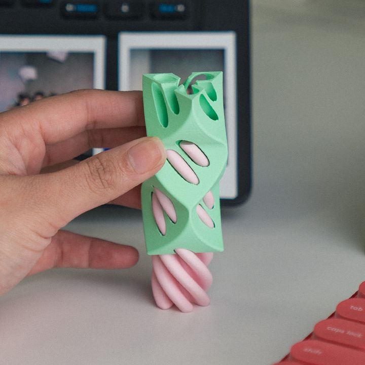 3D Printable Helix Fidget by Stlflix