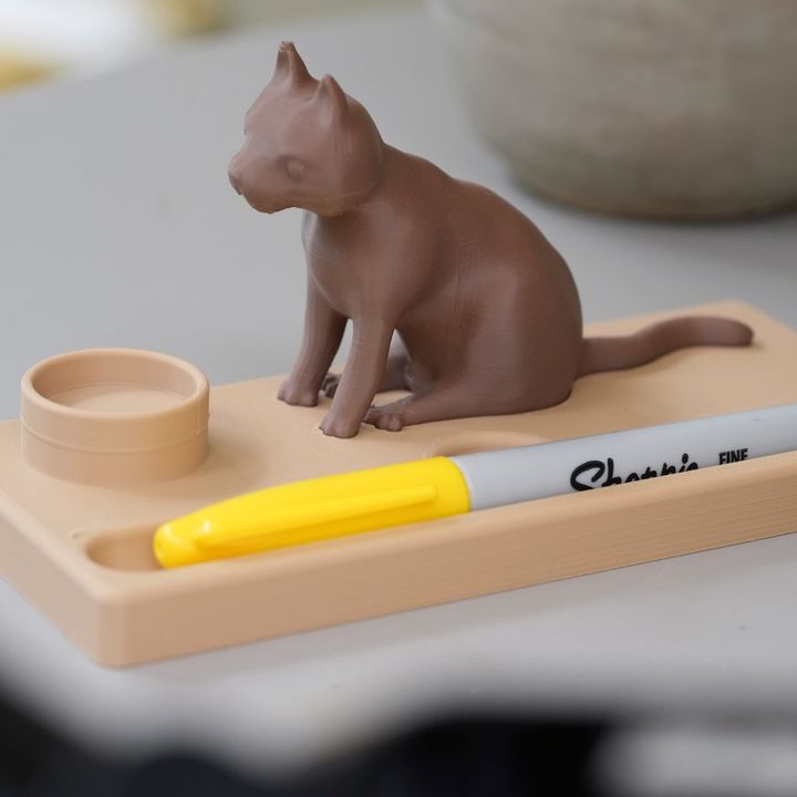 3D Printable Cat pen holder by Philippe Barreaud