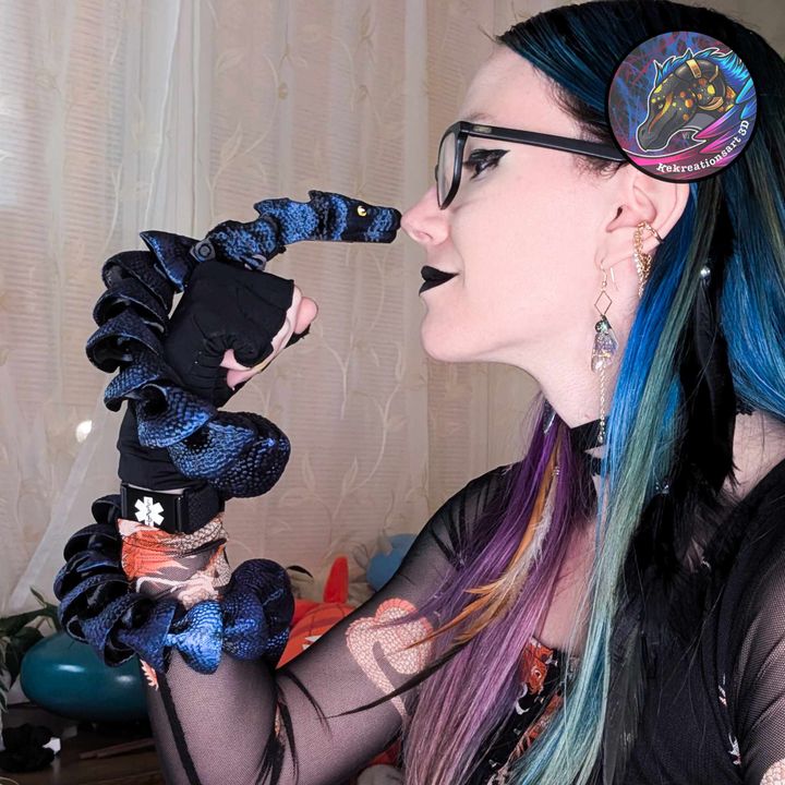 3D Printable Snake Finger + Shoulder Puppet by Kirsten M