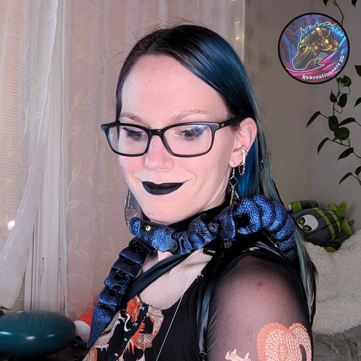 3D Printable Snake Finger + Shoulder Puppet by Kirsten M