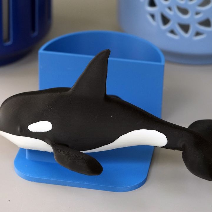 3D Printable Orca pen holder by Philippe Barreaud