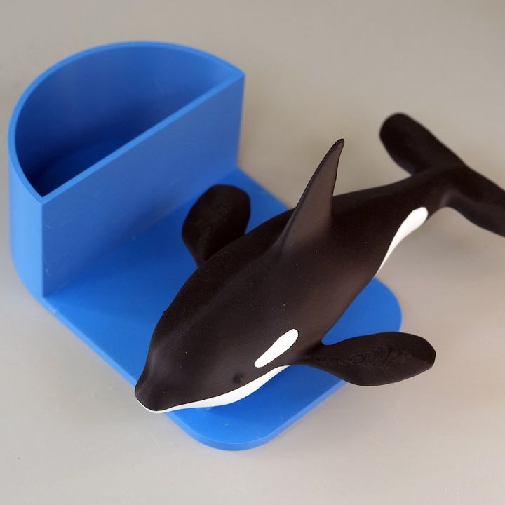 3D Printable Orca pen holder by Philippe Barreaud