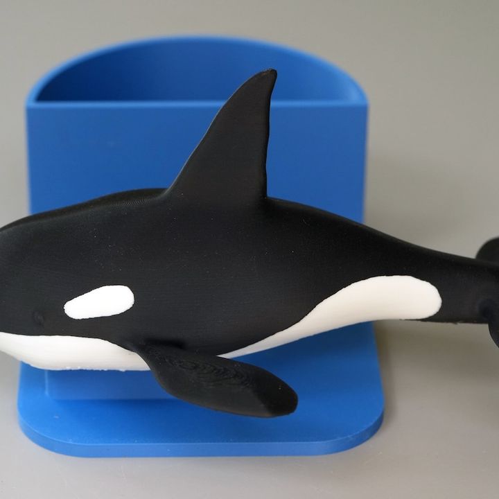 3D Printable Orca pen holder by Philippe Barreaud