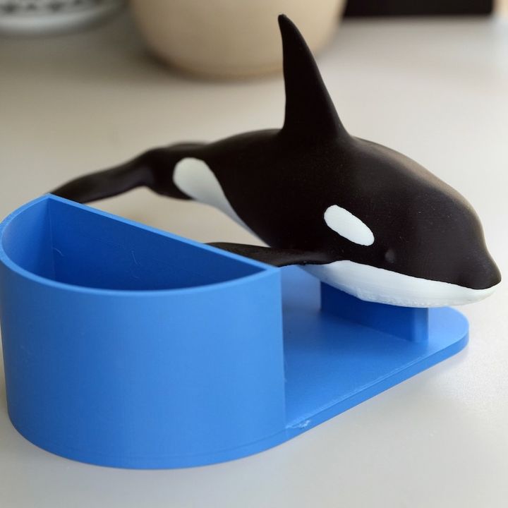 3D Printable Orca pen holder by Philippe Barreaud