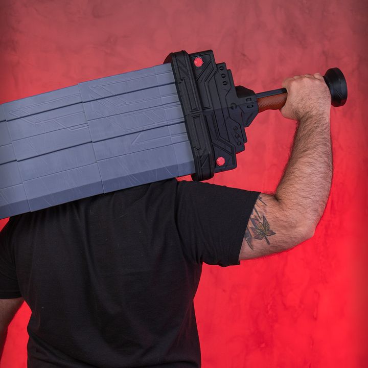 3D Printable (Not so) Colossal Blade by Stlflix