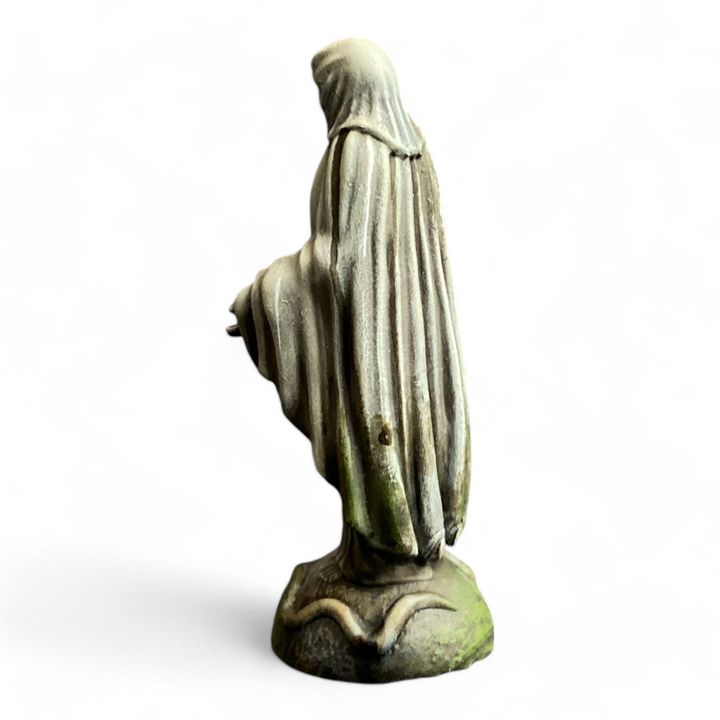 3D Printable Virgin Mary Statue by Tiny Furniture