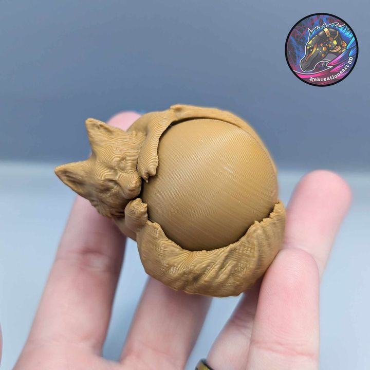 3D Printable Fox Ball Fidget Spinner Keychain by Kirsten M