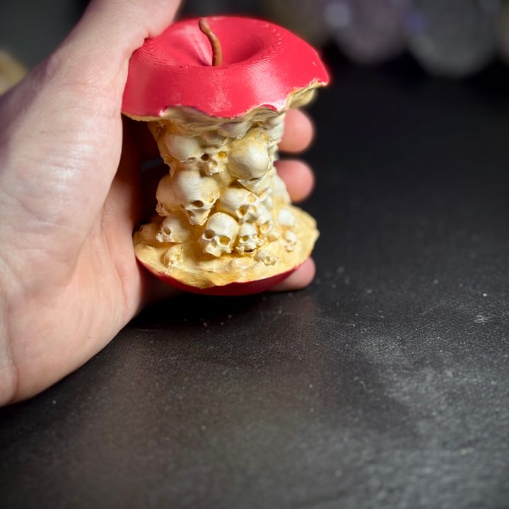 3D Printable The forbidden fruit by Billy Hooper