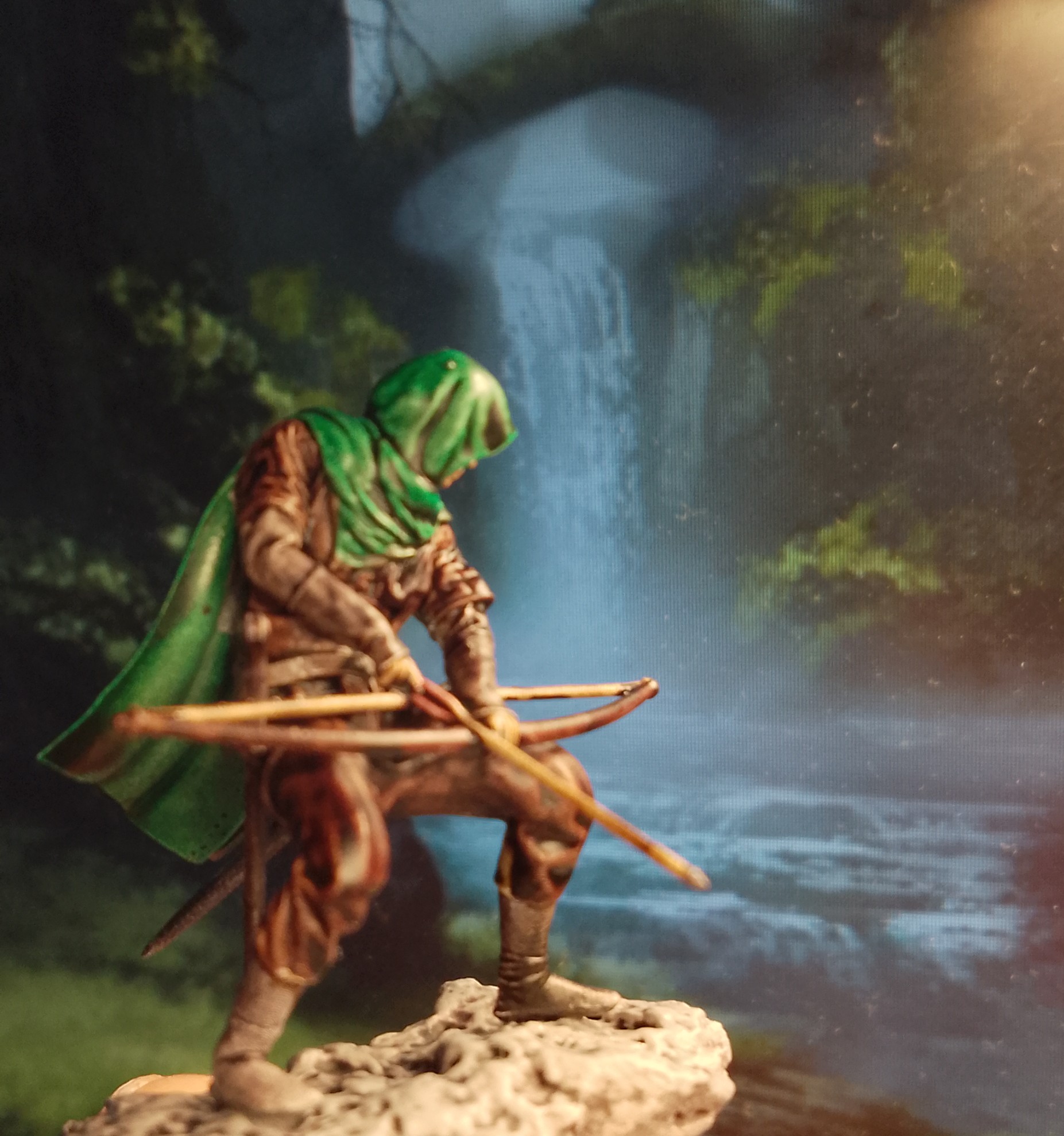 3D Printable Male Elf Rogue - Eladrial Shadowshot - Longbow by ...