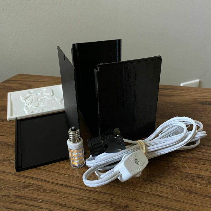 3D Printable Simple Lithophane Box (Holds 1 Panel) by Thin Air 3D