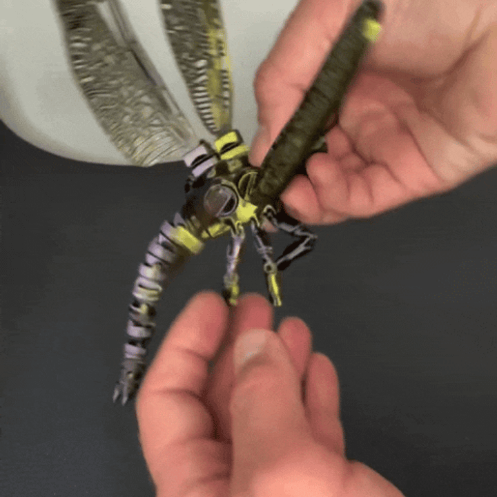 3D Printable 360 ARTICULATED DRAGONFLY V3 by MELS 3D LABS