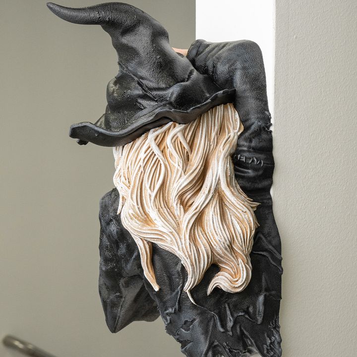 3D Printable Sneaky Witch by Stlflix