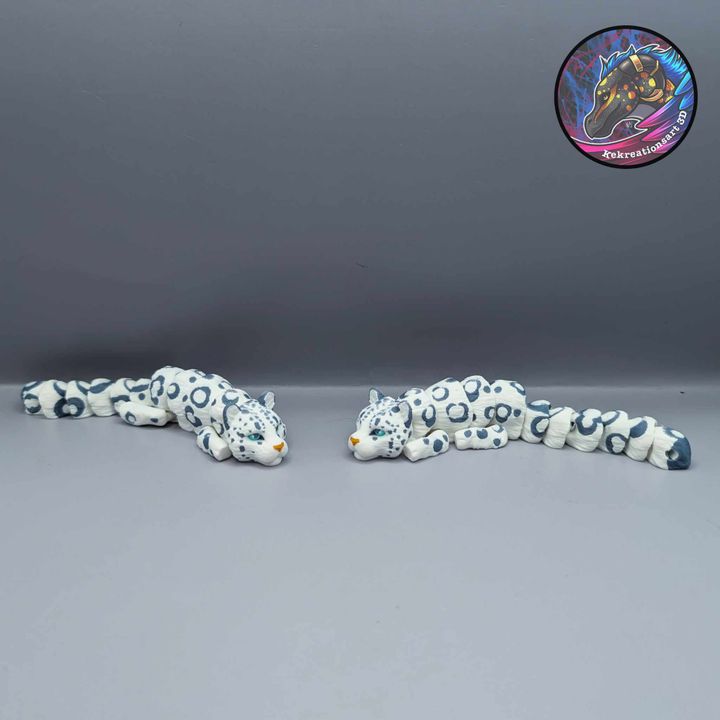 3D Printable Baby Flexi Snow Leopard Keychain by Kirsten M