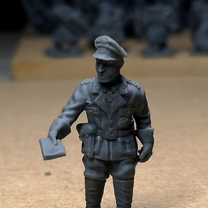 3D Printable WW2 28mm COLONEL VON DER HEYDTE HQ by Colonel Muller