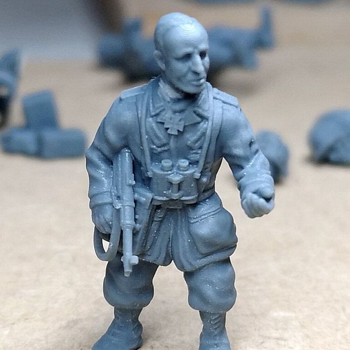 3D Printable WW2 28mm COLONEL VON DER HEYDTE HQ by Colonel Muller