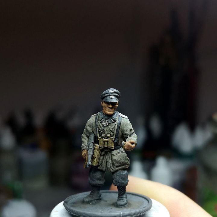 3D Printable WW2 28mm COLONEL VON DER HEYDTE HQ by Colonel Muller