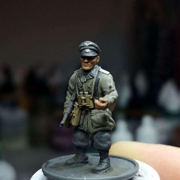 3D Printable WW2 28mm COLONEL VON DER HEYDTE HQ by Colonel Muller
