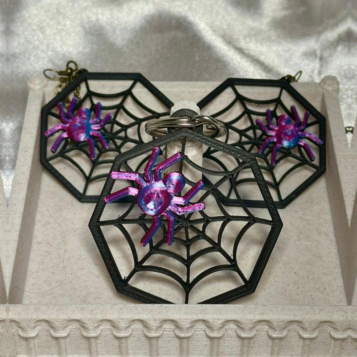 3D Printable Spiderweb Keychain and Earrings by Rye Moore