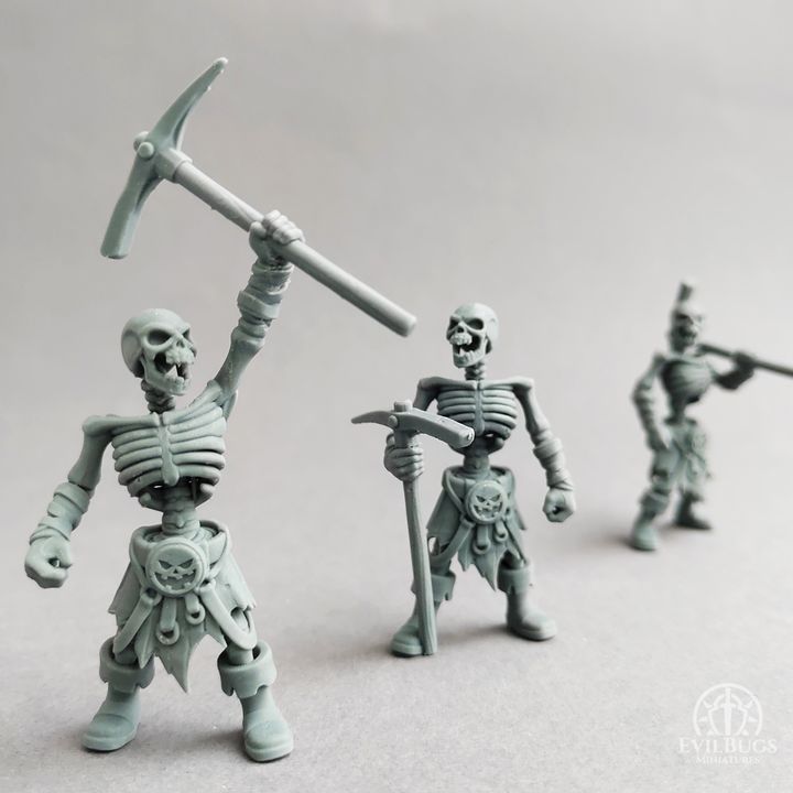 3D Print of Skeleton Grave Keeper 28mm/32mm/54mm by EvilBugs