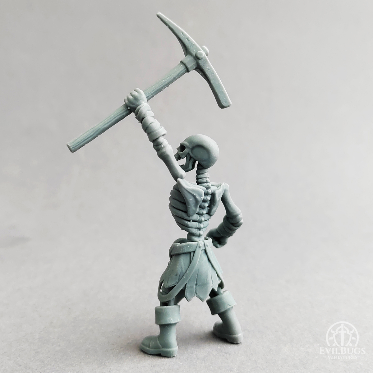 3D Printable Skeleton Grave Keeper 28mm/32mm/54mm by EvilBugs
