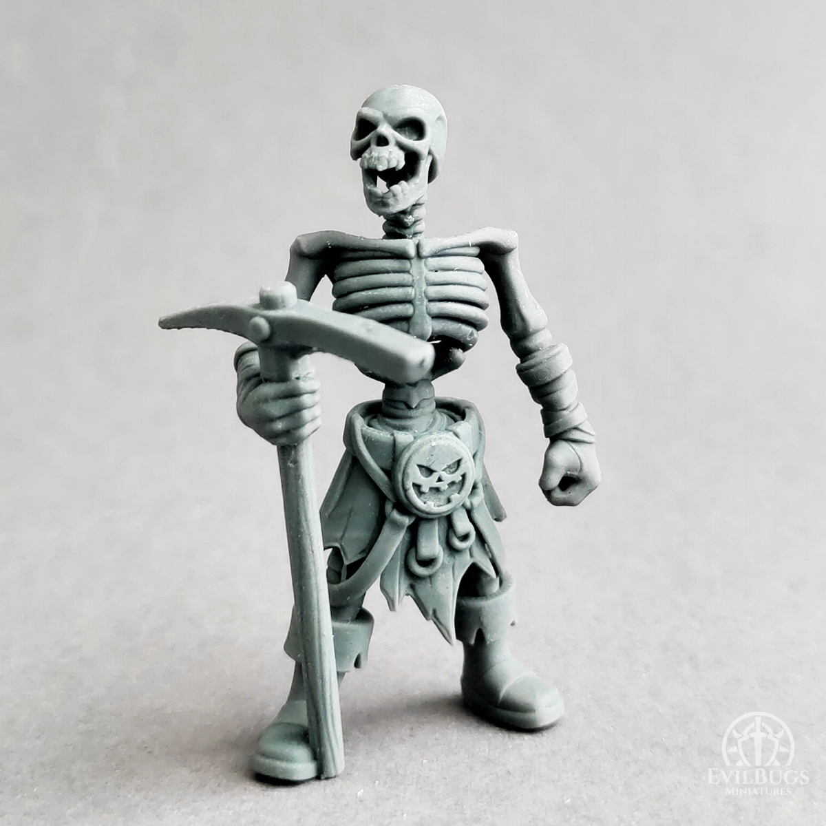 3D Printable Skeleton Grave Keeper 28mm/32mm/54mm by EvilBugs